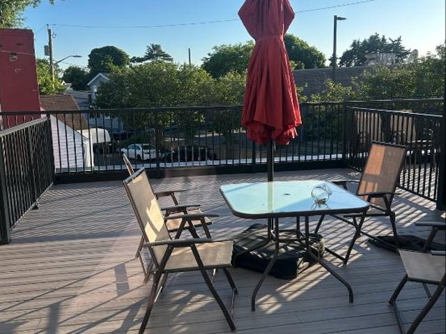 Sunny apartment with terrace in Revere