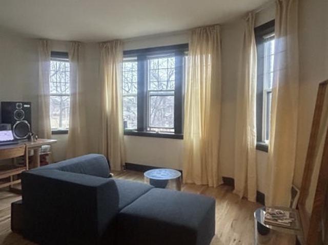 Sunny apt near Belle Isle, Oct '26, flexible