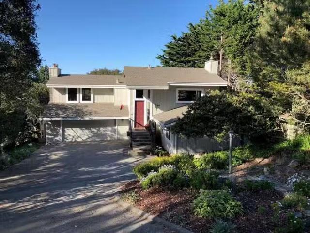 Sunny Fully Furnished Three Bedroom and Two 1/2 bathrooms. O.