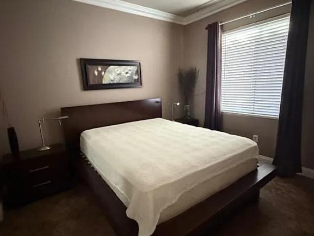 Sunny Furnished Room Available Now Bills Included
