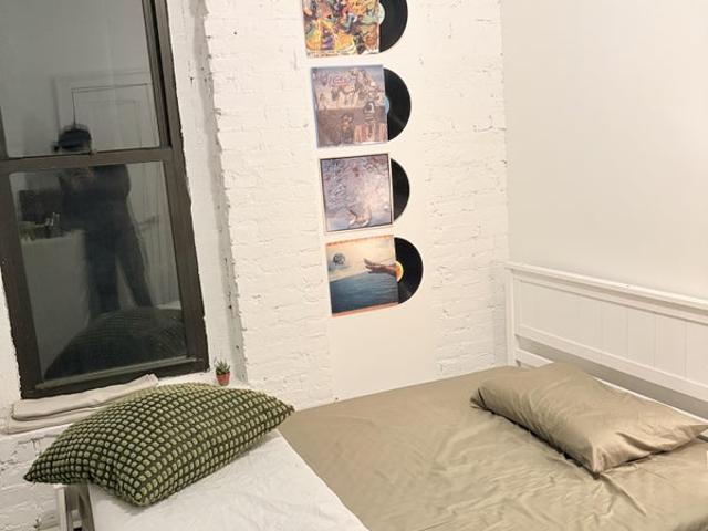 Sunny furnished room in Lower East Side