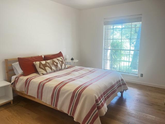 Sunny Furnished Room in Peaceful Home with Pool
