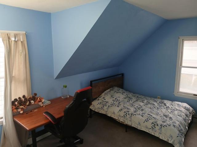 Sunny Furnished Room in Quiet Owner Occupied Home