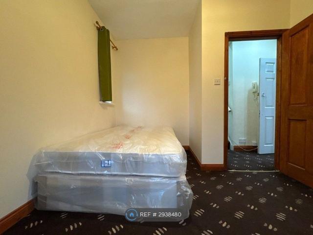 Sunny Gardens Road, Barnet NW4, 1 bed flat to rent, £1,850 pcm | PrimeLocation