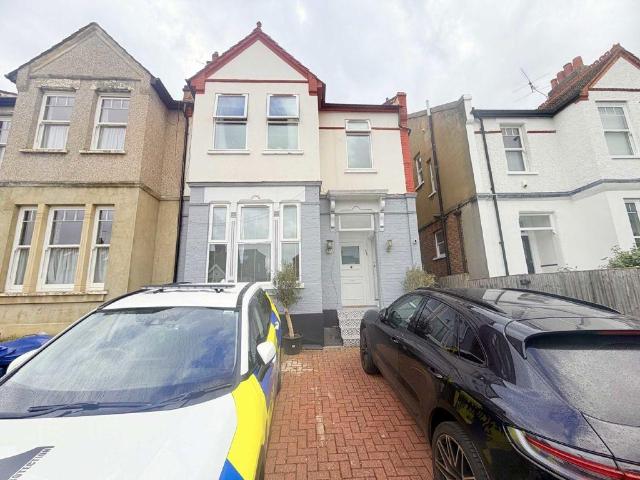 Sunny Gardens Road, LONDON NW4 2 bed flat to rent £1,800 pcm £415 pw