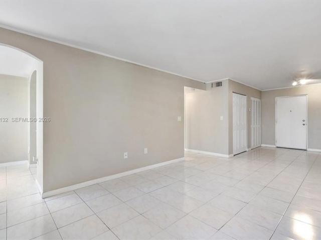 250 180th Dr Apt 456, Sunny Isles Beach, FL 33160