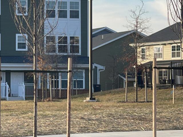 Sunny Move In ready apartment/townhome open floor home