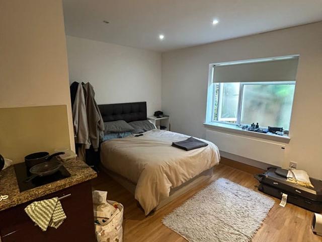 Sunny Place studio apartment to let