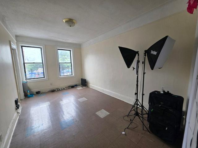 Sunny Private Room + Bonus Space
