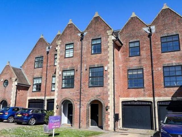 Sunny Rise, Battle, 4 Bedroom Town