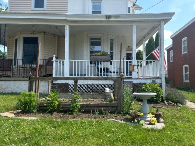 Sunny Room in Historic Home in Ambler