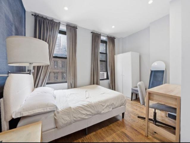 Sunny Spacious Room Available in Upper East Side