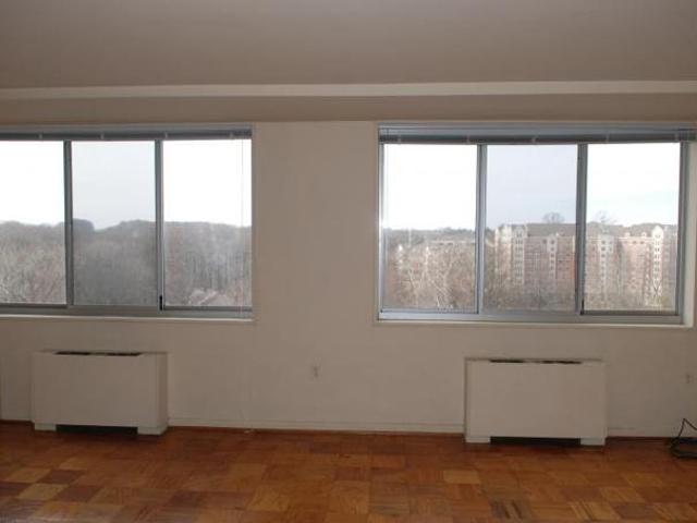 SUNNY STUIDO IN GREAT LOCATION