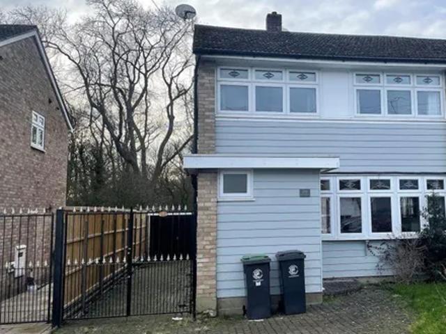 Sunnymede, Chigwell Row, IG7 6ES, United Kingdom | 3 bed house for rent #138775328 | Rentberry
