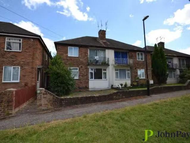 Sunnybank Avenue, Stonehouse Estate. 2 bed maisonette to rent.