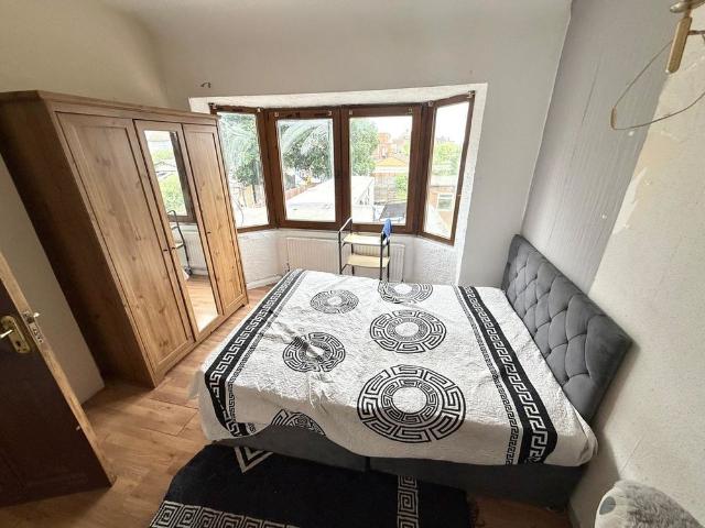 Sunnycroft Road, Southall
