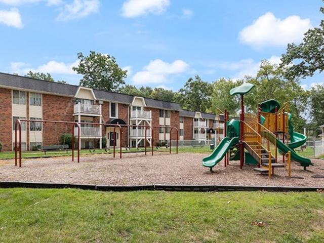 Sunnydale Estates Apartments 2 BED 1 BATH ABBEY RUN