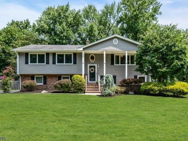 Sunnyfield Ln, Scotch Plains, Home For Sale