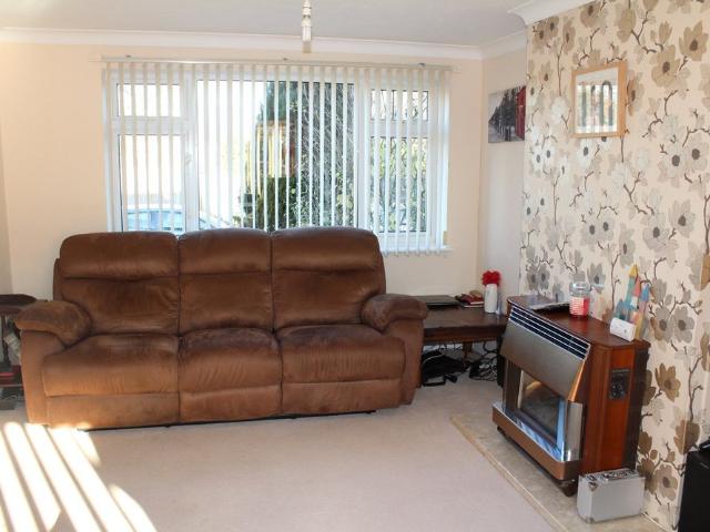Sunnyfields Close