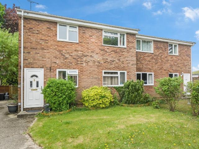 Sunnyside Close, Andover, Hampshire SP10, 2 bed maisonette to rent, £1,250 pcm | PrimeLocation