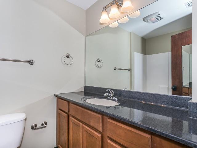 Sunnyside Apartments Studio Apartment for Rent at 3003 E Kellogg Dr, Wichita, KS 67211