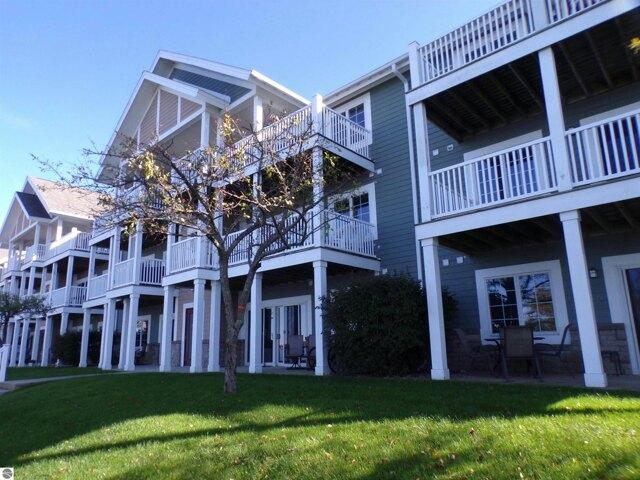 Sunnyside Dr Apt,cadillac, Condo For Sale