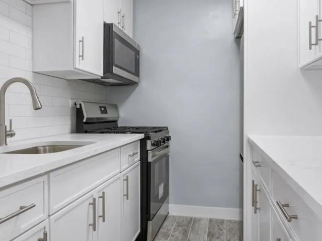 Sunnyside NY 102245906