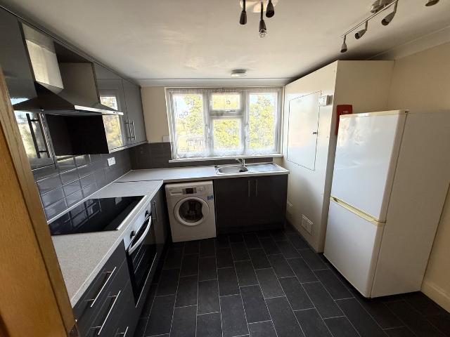 Sunnyside Road, Ilford IG1, 1 bed flat to rent, £1,600 pcm | PrimeLocation