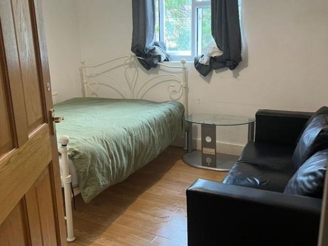 Sunnyside Road North, Edmonton N9, Room to rent, £820 pcm | PrimeLocation