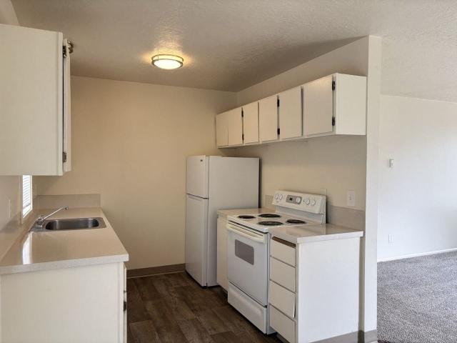 Sunnyside Village Apartments 2 Bedroom Apartment for Rent at 4810 Sunnyside Rd Se, Salem, OR 97302 Morningside