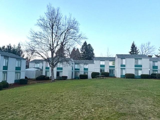 Sunnyside Village Apartments 2 Bedroom Apartment for Rent at 4810 Sunnyside Rd Se, Salem, OR 97302 Morningside