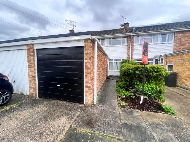 Sunrise Avenue, Chelmsford CM1, 3 bed semi detached house to rent, £1,700 pcm | PrimeLocation