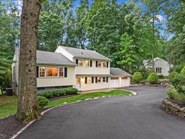 Sunrise Dr, Morris Plains, Home For Sale