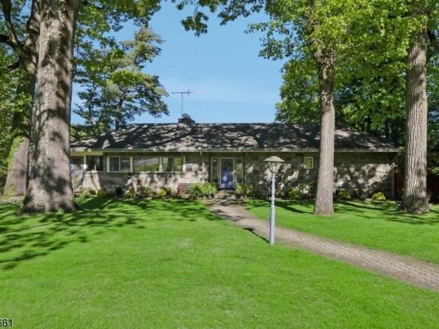 Sunrise Dr, Hawthorne, Home For Sale