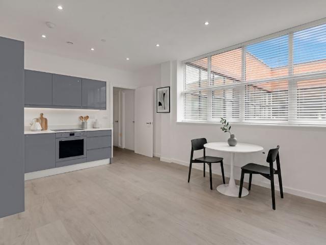 Sunrise Parkway, Milton Keynes MK14, 1 bed flat to rent, £1,100 pcm | PrimeLocation