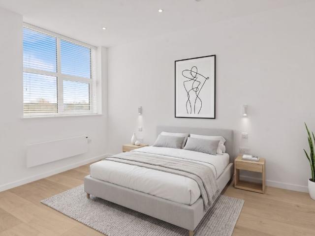 Sunrise Parkway, Milton Keynes MK14, 2 bed flat to rent, £1,465 pcm | PrimeLocation