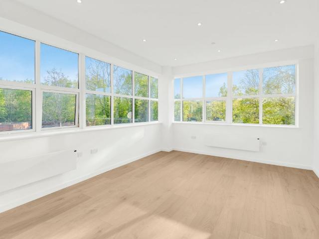Sunrise Parkway, Milton Keynes MK14, 2 bed flat to rent, £1,490 pcm | PrimeLocation