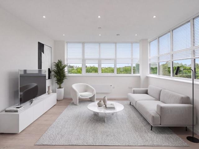 Sunrise Parkway, Milton Keynes MK14, 2 bed flat to rent, £1,530 pcm | PrimeLocation