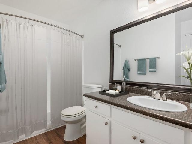 Sunset Cove 2 Bedroom Apartment for Rent at 1470 Victoria Ave, Oxnard, CA 93035 Via Marina