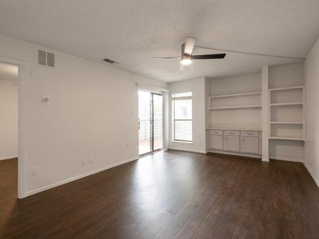 Sunset Canyon Studio Apartment for Rent at 2170 Thousand Oaks Dr, San Antonio, TX 78232 Lorrence Creek