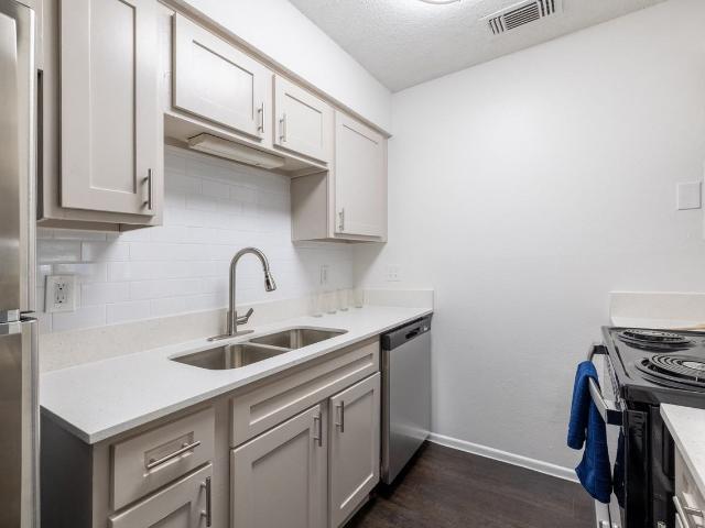 Sunset Canyon 1 Bedroom Apartment for Rent at 2170 Thousand Oaks Dr, San Antonio, TX 78232 Lorrence Creek