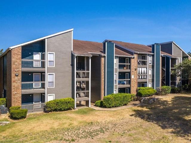 Sunset Canyon 2 Bedroom Apartment for Rent at 2170 Thousand Oaks Dr, San Antonio, TX 78232 Lorrence Creek