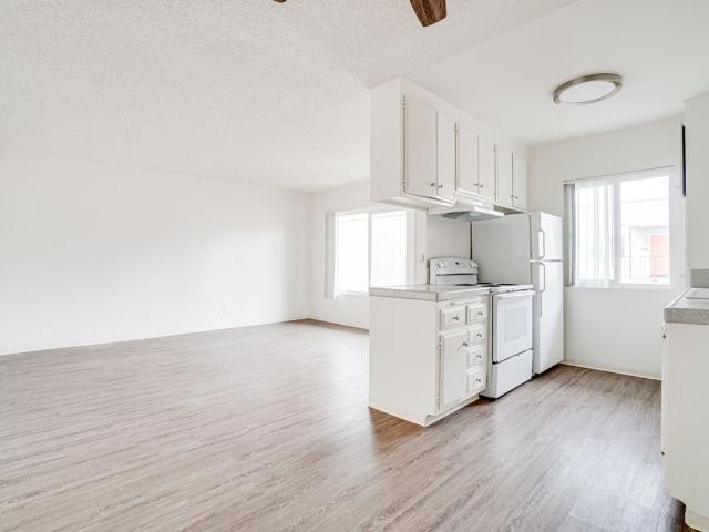 Sunset Cliffs Apartments 1 Bedroom Apartment for Rent at 4736 Point Loma Ave, San Diego, CA 92107 Ocean Beach