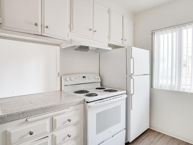 Sunset Cliffs Apartments 1 Bedroom Apartment for Rent at 4736 Point Loma Ave, San Diego, CA 92107 Ocean Beach