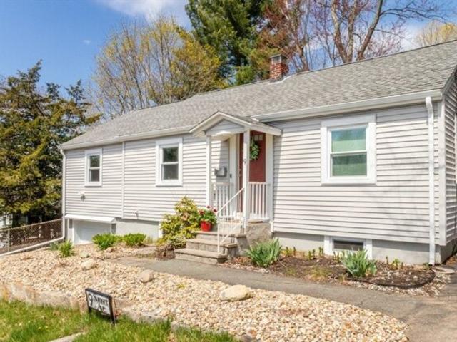 Sunset Ave, Holbrook, Home For Sale