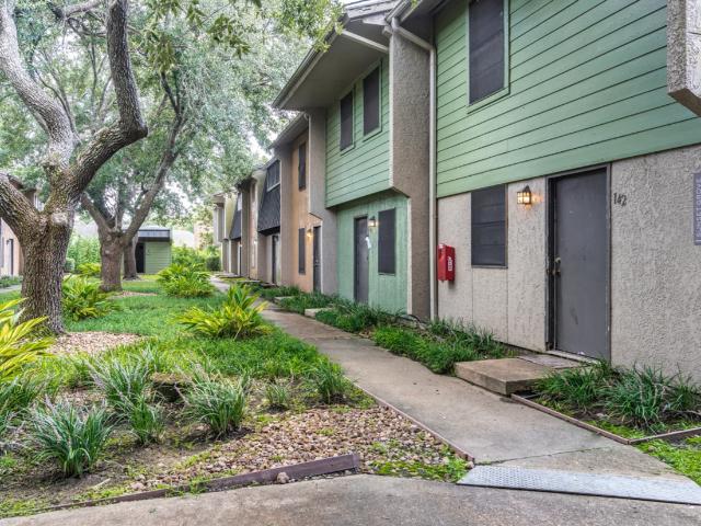 Sunset Grove Apartments 2 Bedroom Apartment for Rent at 2801 W Sunset Dr, Orange, TX 77630