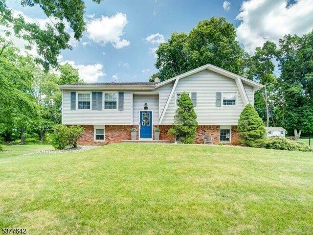 Sunset Dr, Mount Olive Township, Home For Sale
