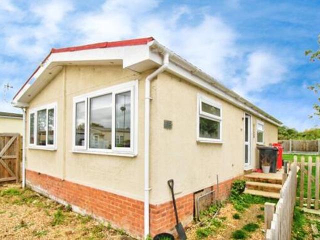 Sunset Drive, Romford, 3 Bedroom Park