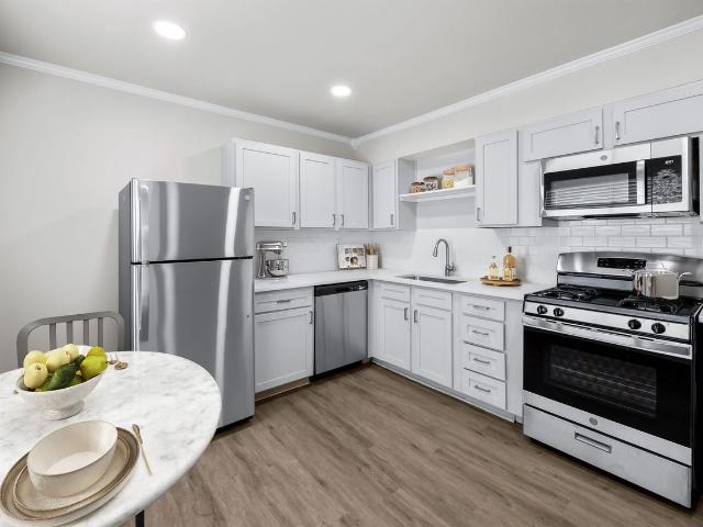 Sunset Heights 3 Bedroom Apartment for Rent at 8222 Gault Ln, San Antonio, TX 78209