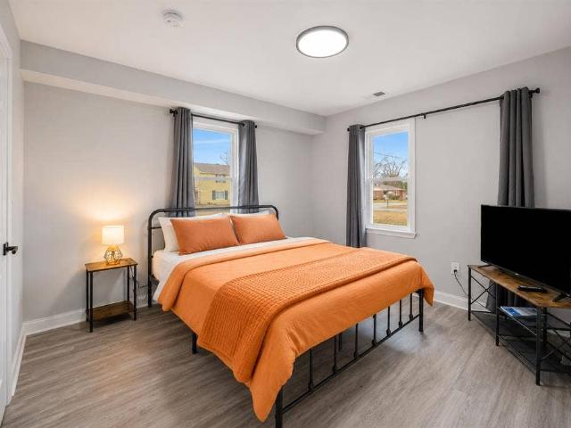 Sunset Orange Room for you!